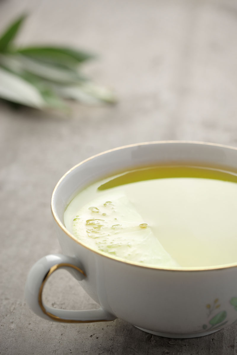 The Health Benefits of Green Tea - Mother Earth Living